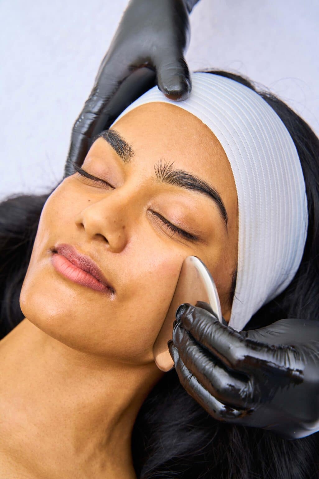 Why Our Lymphatic Facial is the Key to De-Puffing Your Face - Silver Mirror